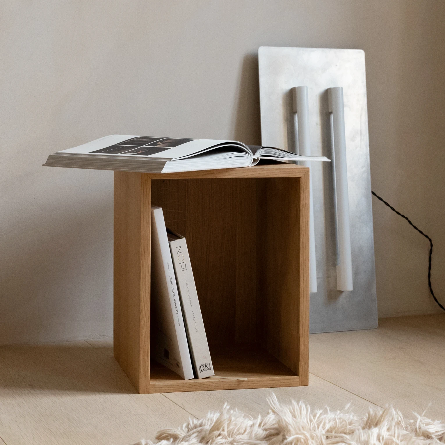 NUTSANDWOODS – Oak Box Table