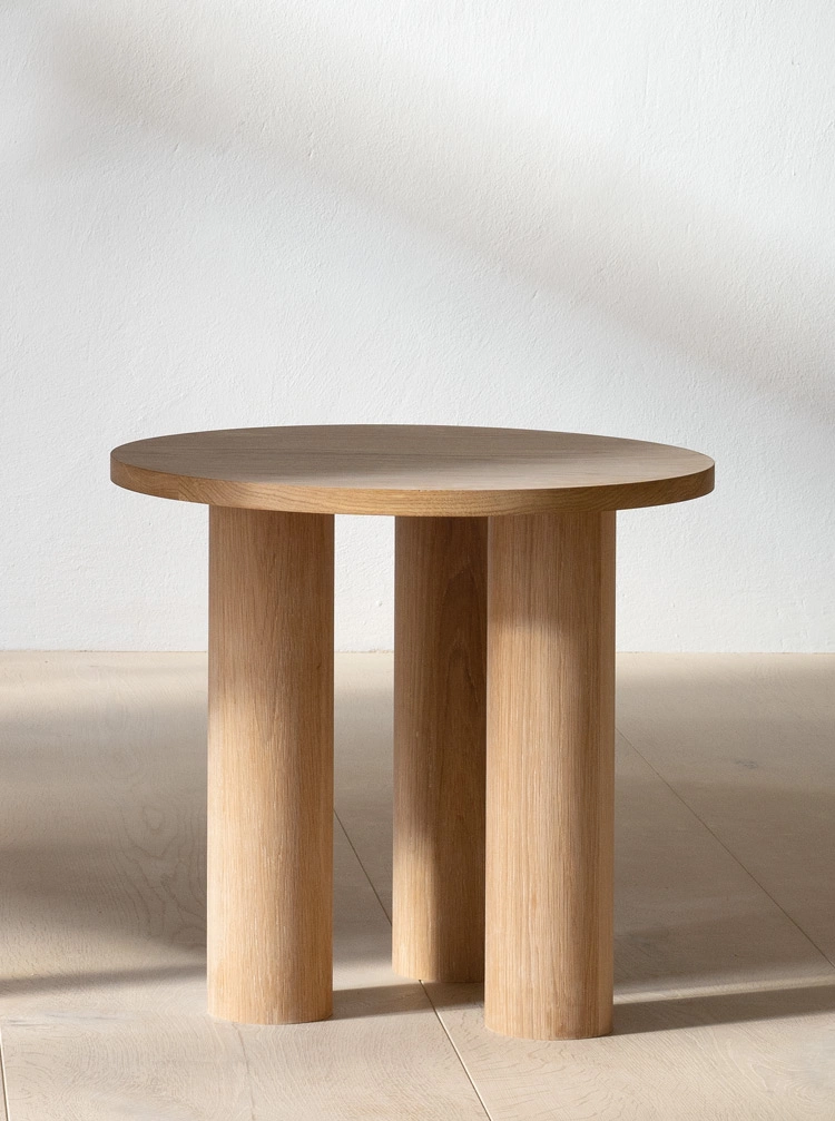 NUTSANDWOODS – Universal Table